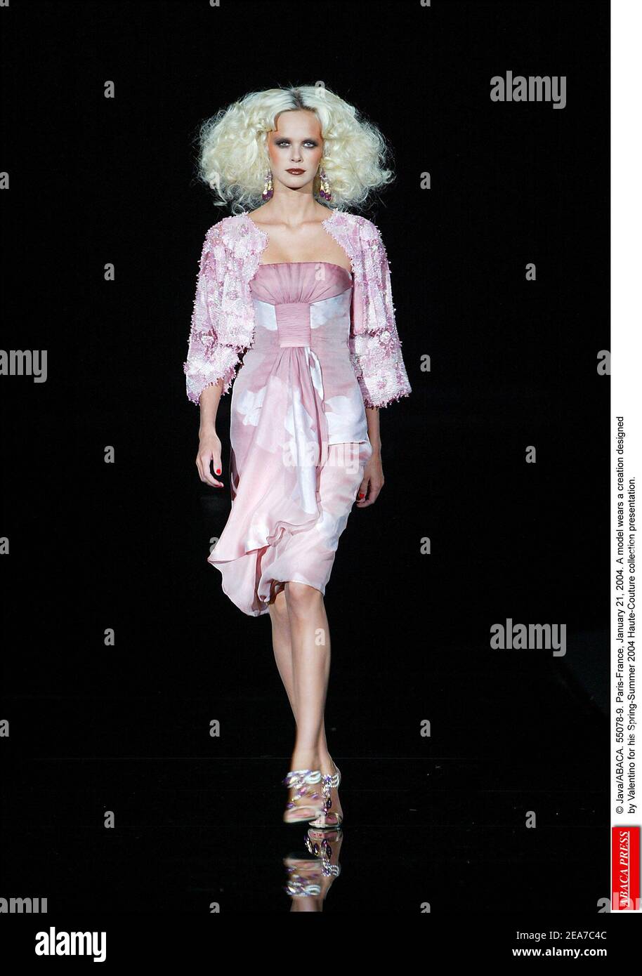 Valentino haute couture 2004 hi-res stock photography and images - Alamy