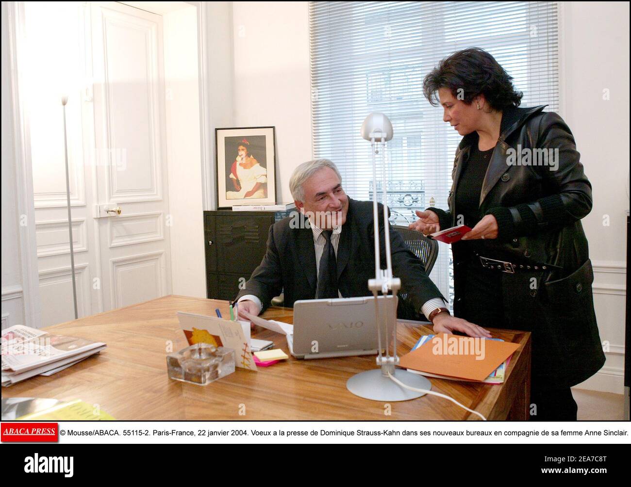Femme de bureau hi-res stock photography and images - Alamy
