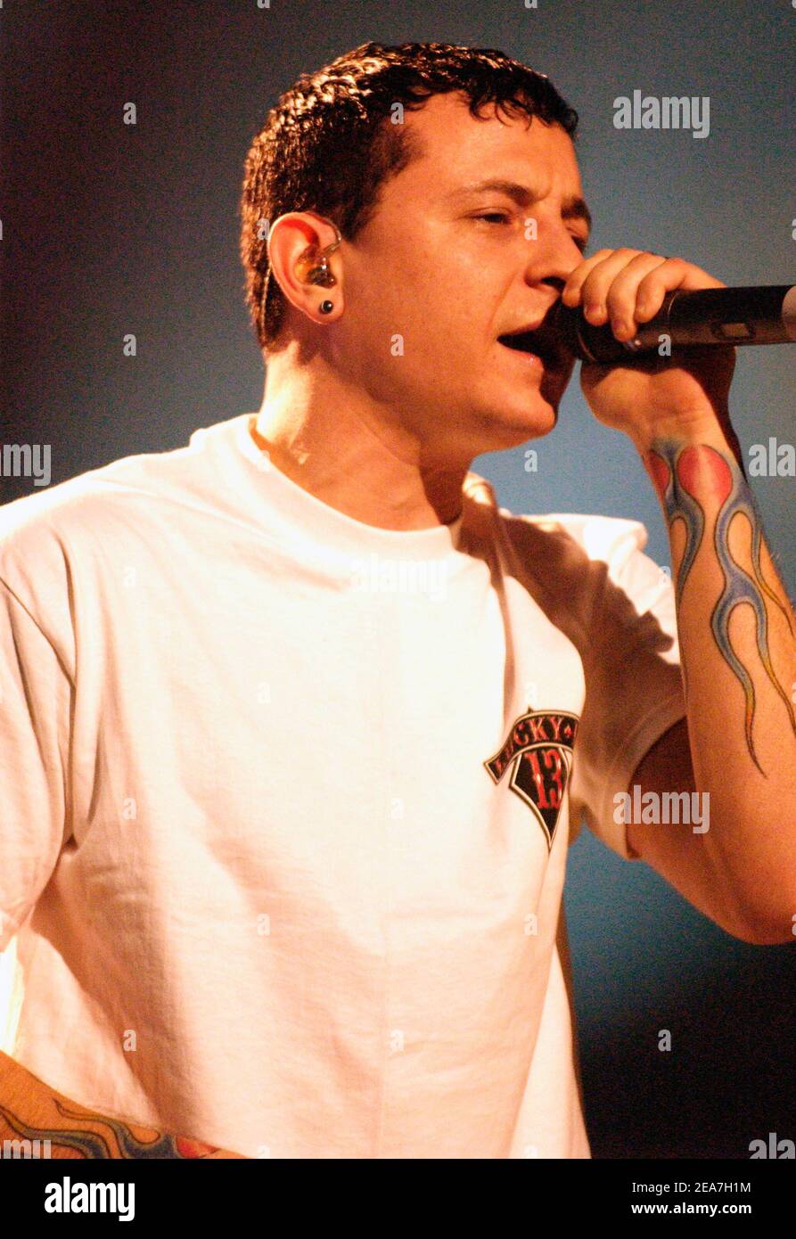 Chester bennington and 2004 hi-res stock photography and images - Alamy