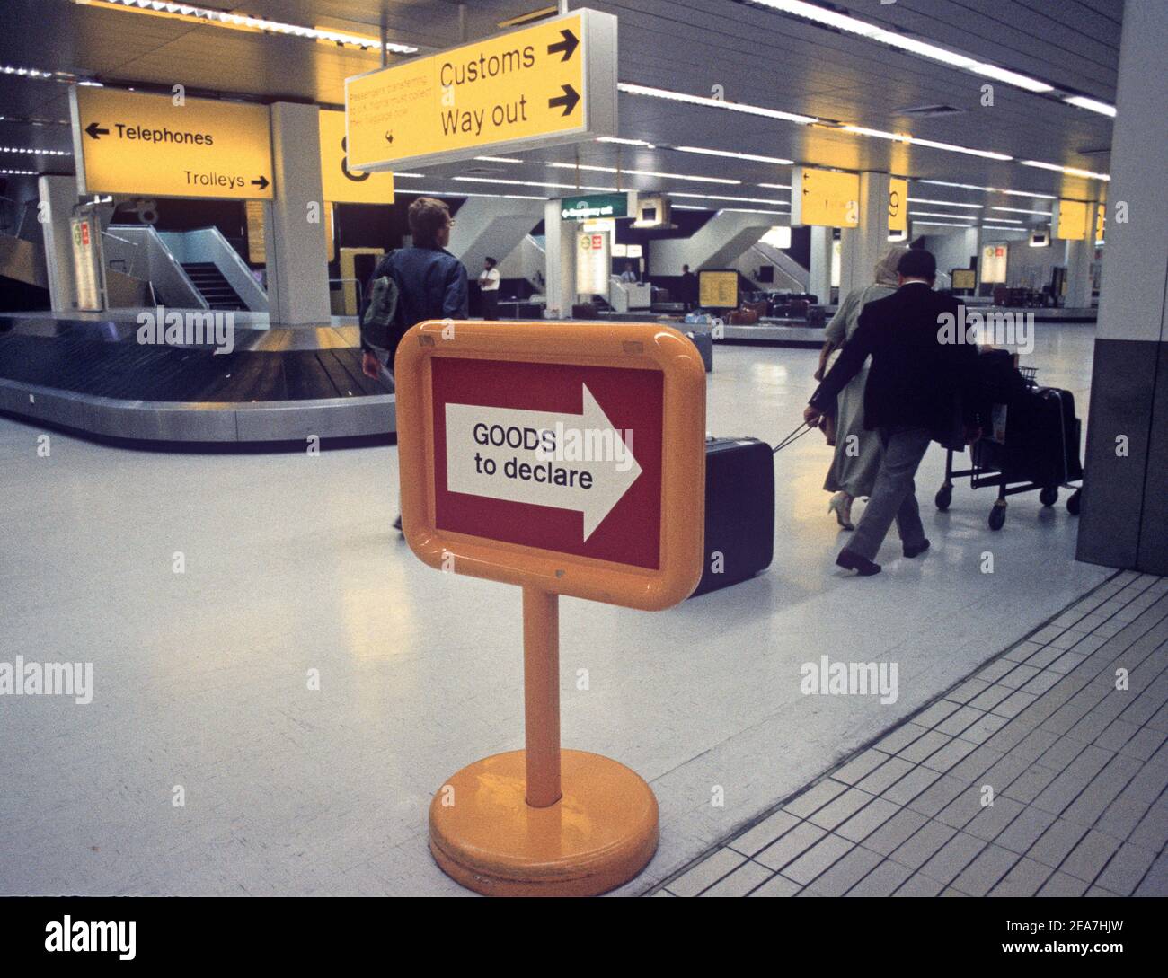 Customs & Excise Goods to declare sign in baggage Hall, Heathrow ...