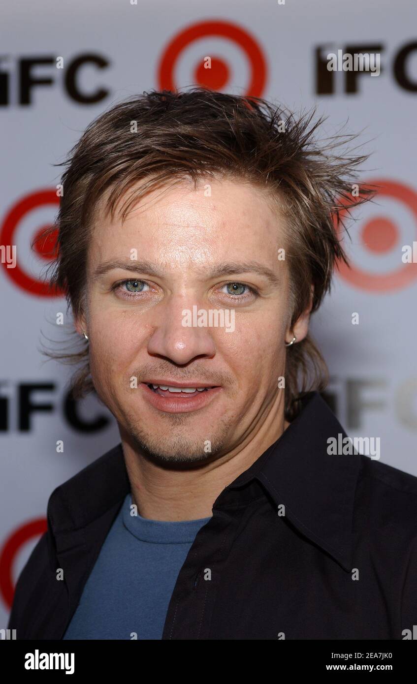 Jeremy Renner arrives at the IFC/Target Independent Spirit Awards After ...