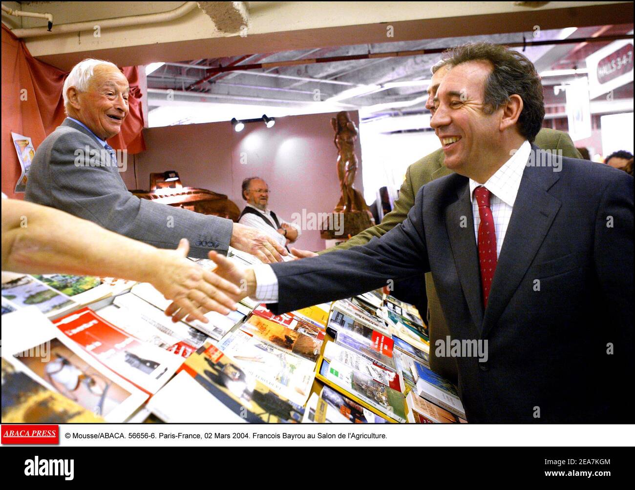 © Mousse/ABACA. 56656-6. Paris-France, 02 Mars 2004. Francois Bayrou au Salon de l'Agriculture ...