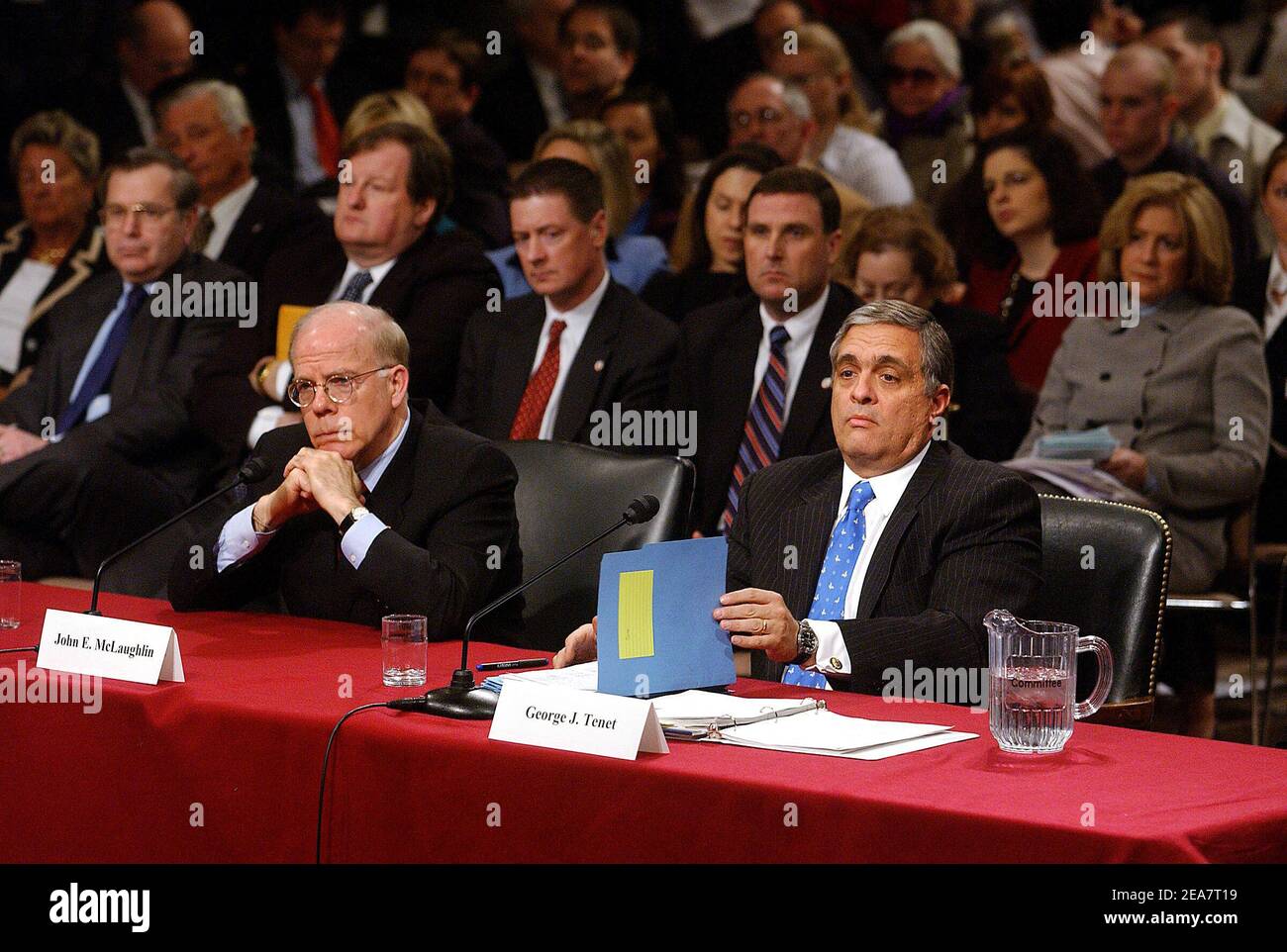 George tenet hi-res stock photography and images - Alamy