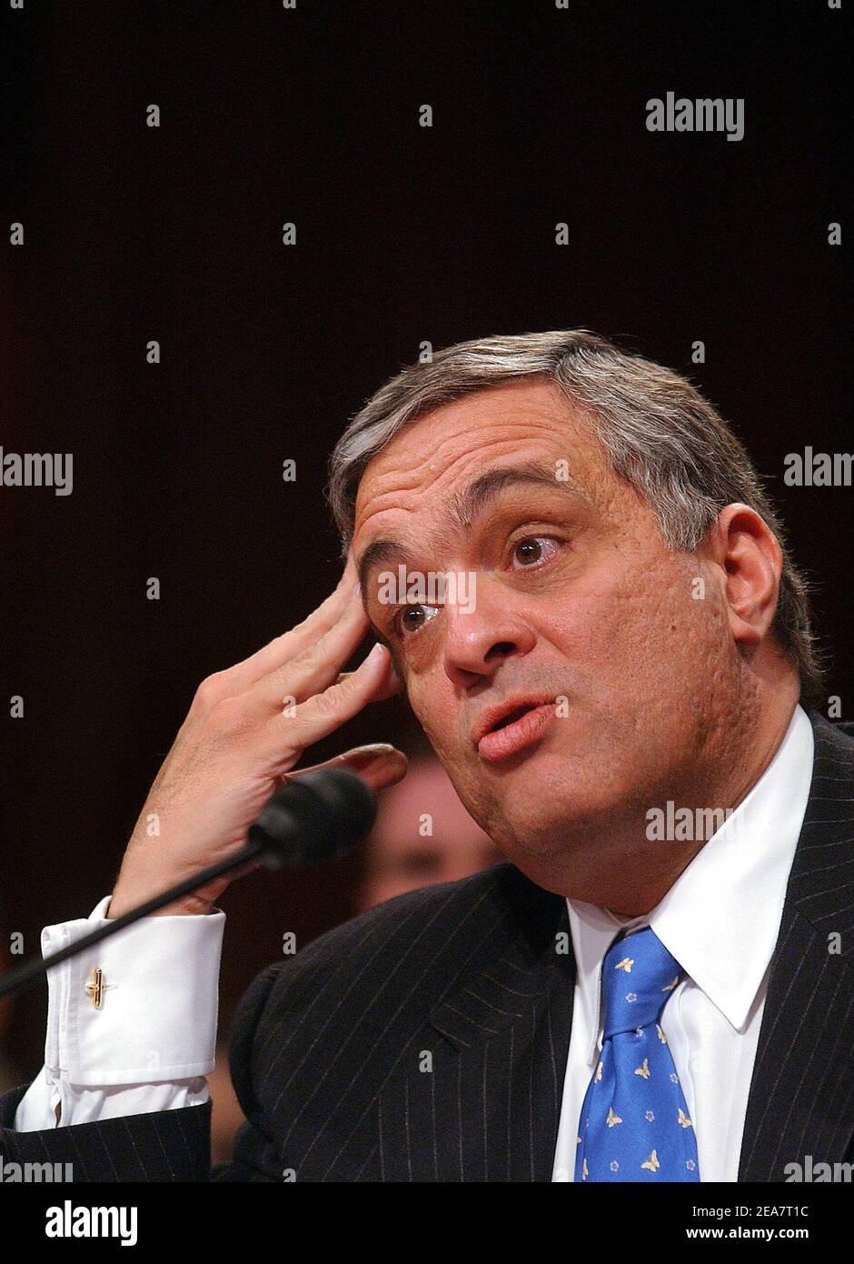 George tenet hi-res stock photography and images - Alamy