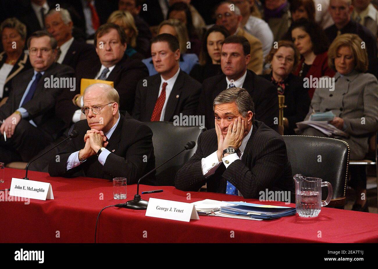 George tenet hi-res stock photography and images - Alamy