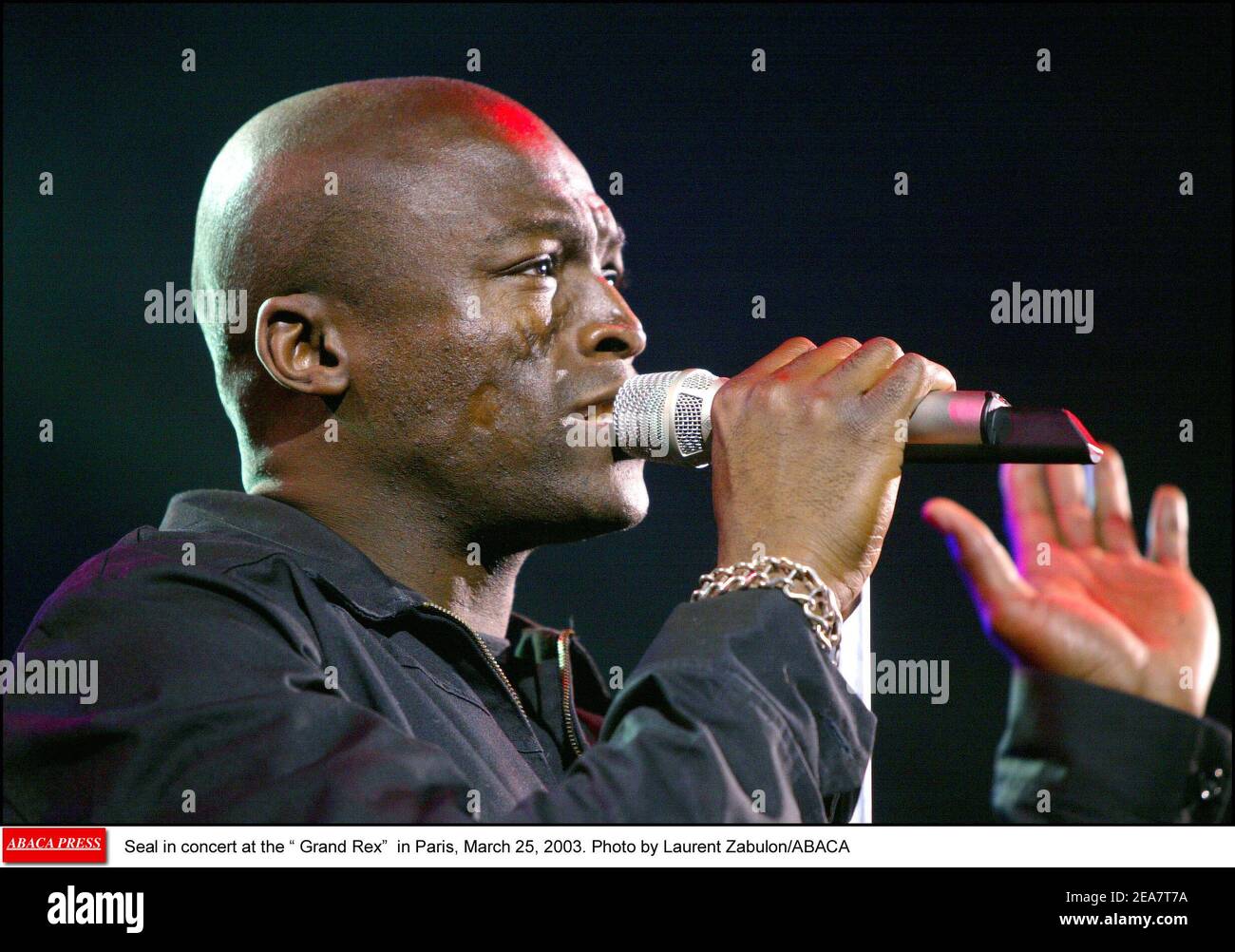 Seal in concert hi-res stock photography and images - Alamy