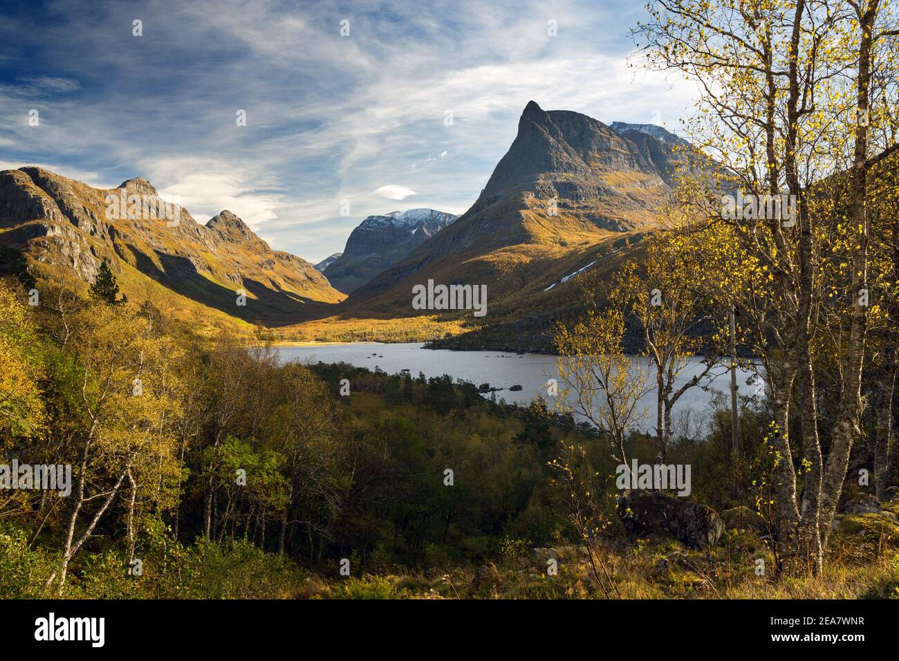 Autumn in the mountains. Trollheimen National Park in Norway ...