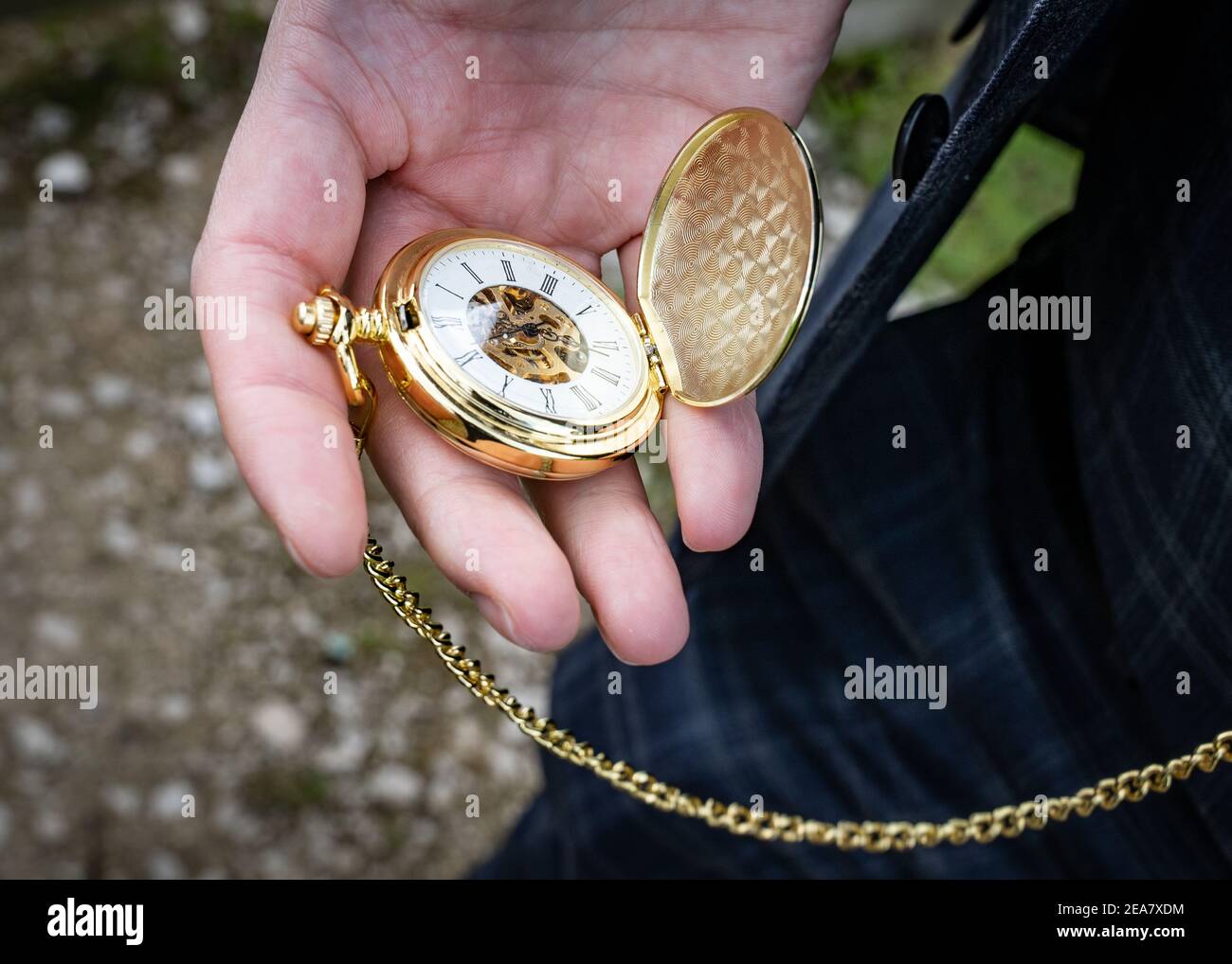 Pocket watch and chain hi-res stock photography and images - Alamy