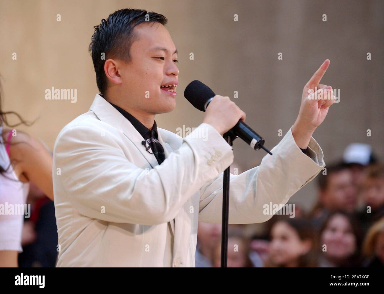 American Idol's reject turned superstar William Hung performs live on ...