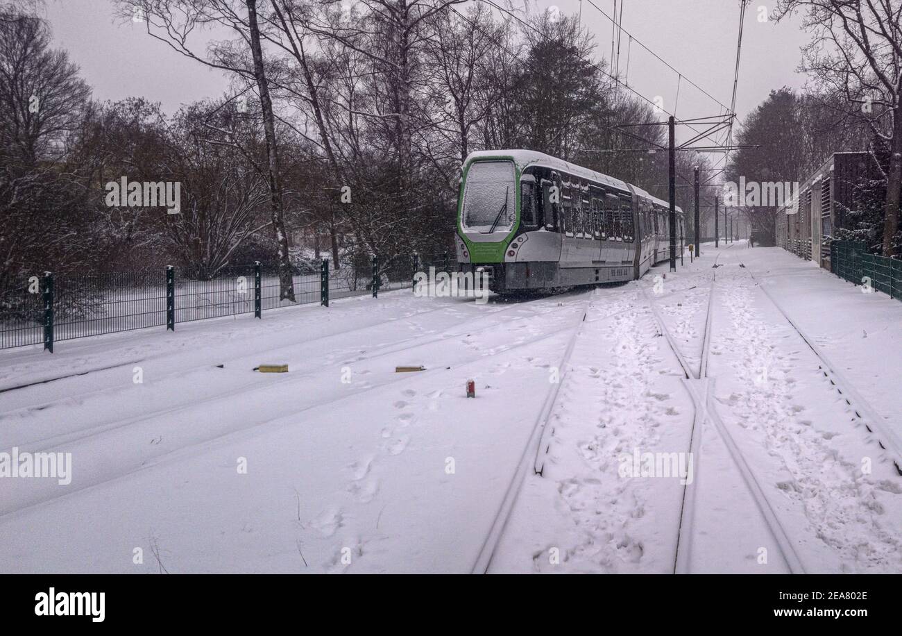 In Hannover (Germany), in a snowy weather, a tram derailed Stock Photo ...
