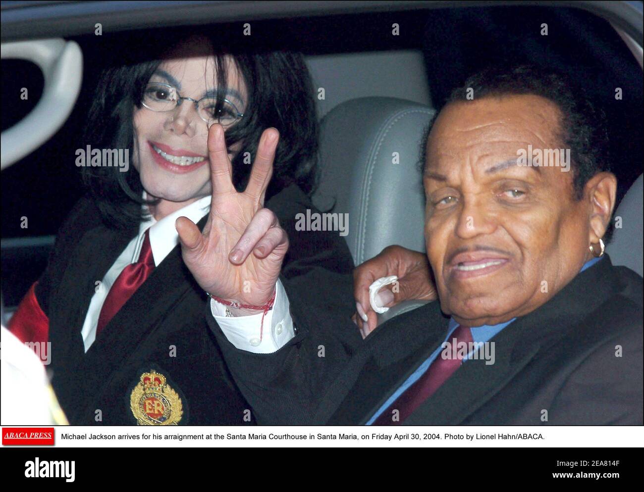 Michael Jackson arrives for his arraignment at the Santa Maria ...