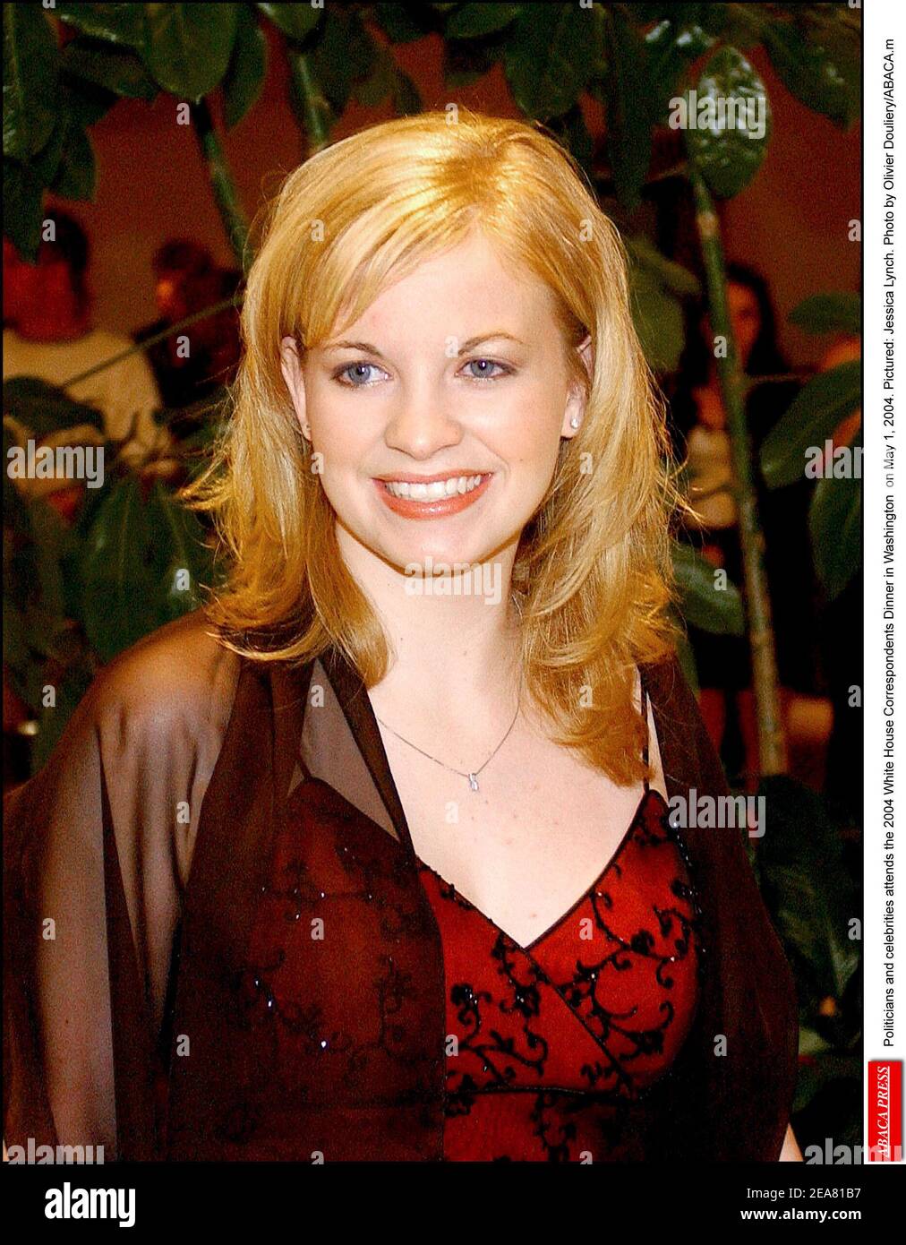 Politicians and celebrities attends the 2004 White House Correspondents ...