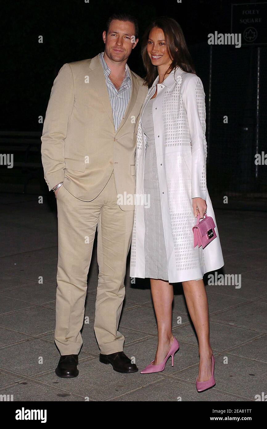 Ed Burns and his wife Christy Turlington arrive at the Vanity Fair ...