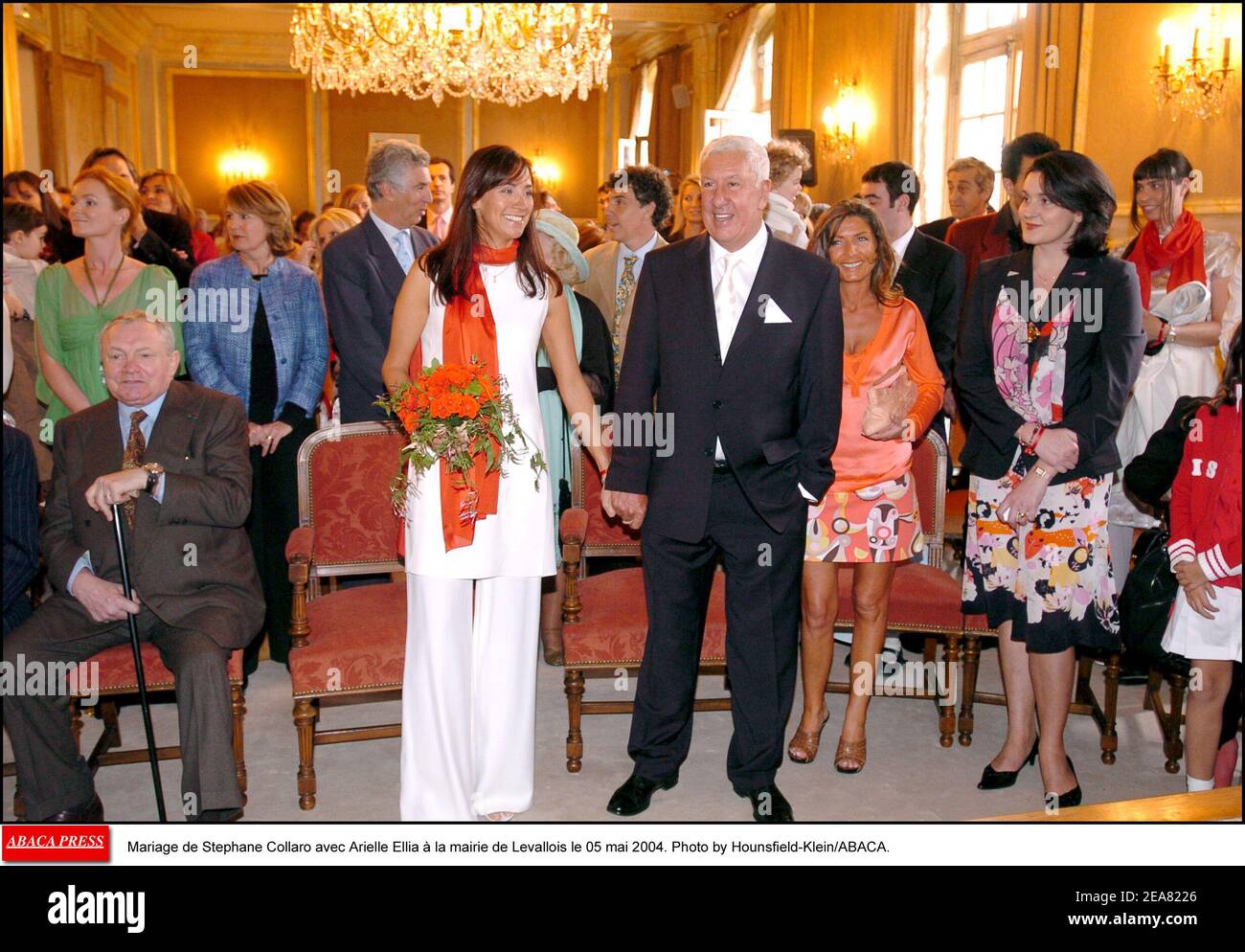 Mariage de Stephane Collaro et Arielle Ellia ˆ la mairie de Levallois ...