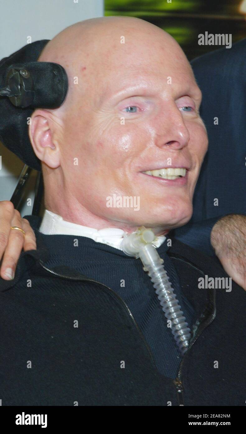 New york christopher reeve hi-res stock photography and images - Alamy