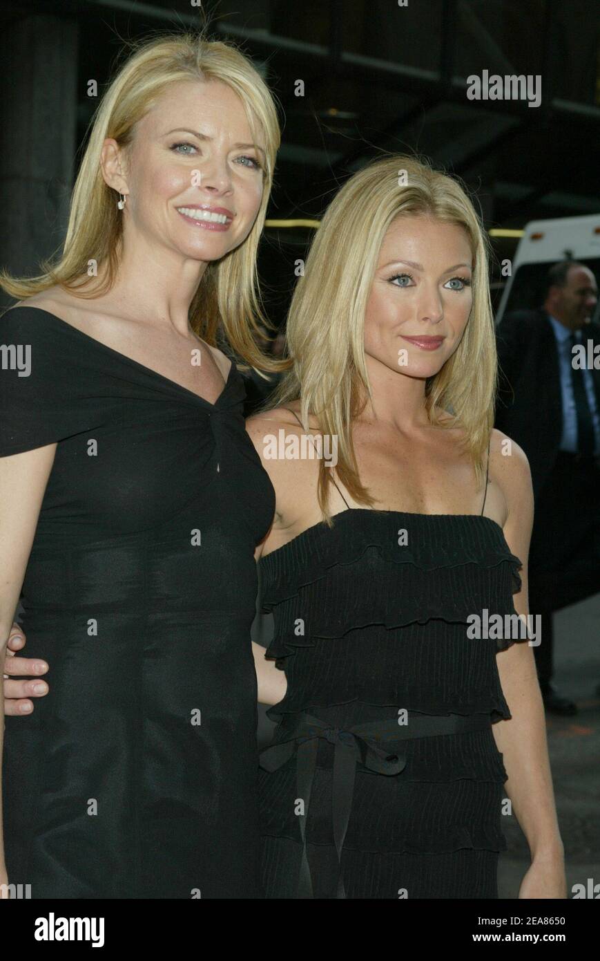 Kelly Ripa and Faith Ford, cast members from Hope & Faith, attend the ...
