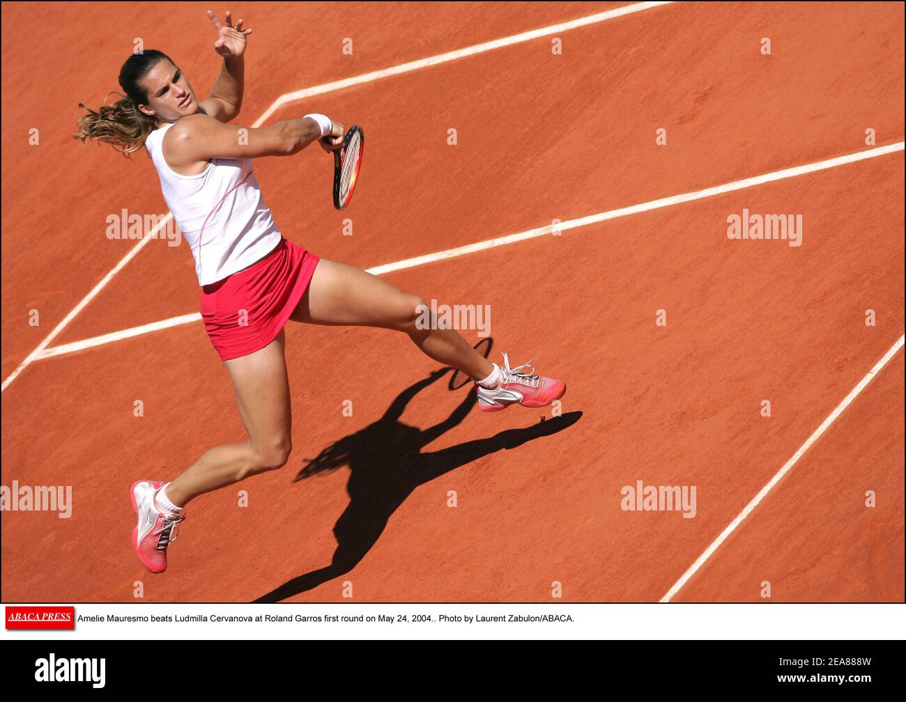 Amelie Mauresmo beats Ludmilla Cervanova at Roland Garros first round ...