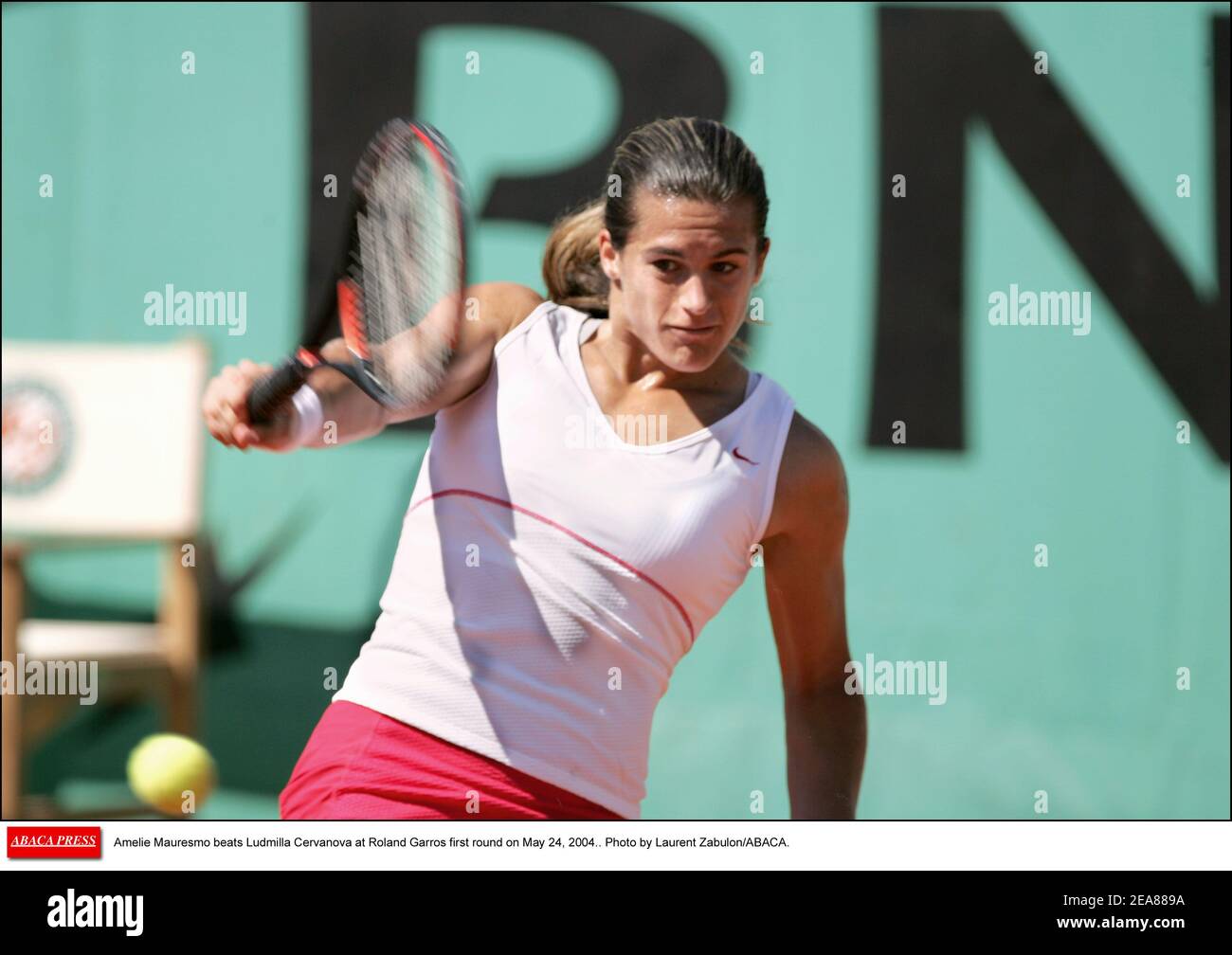 Amelie Mauresmo beats Ludmilla Cervanova at Roland Garros first round ...