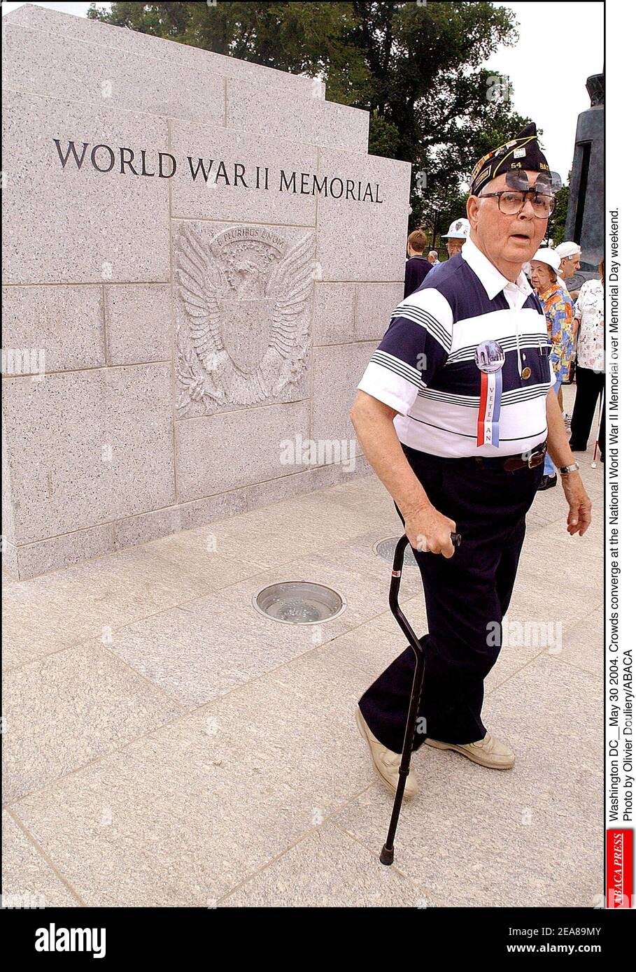 Washington DC May 30 2004. Crowds converge at the National World War II ...