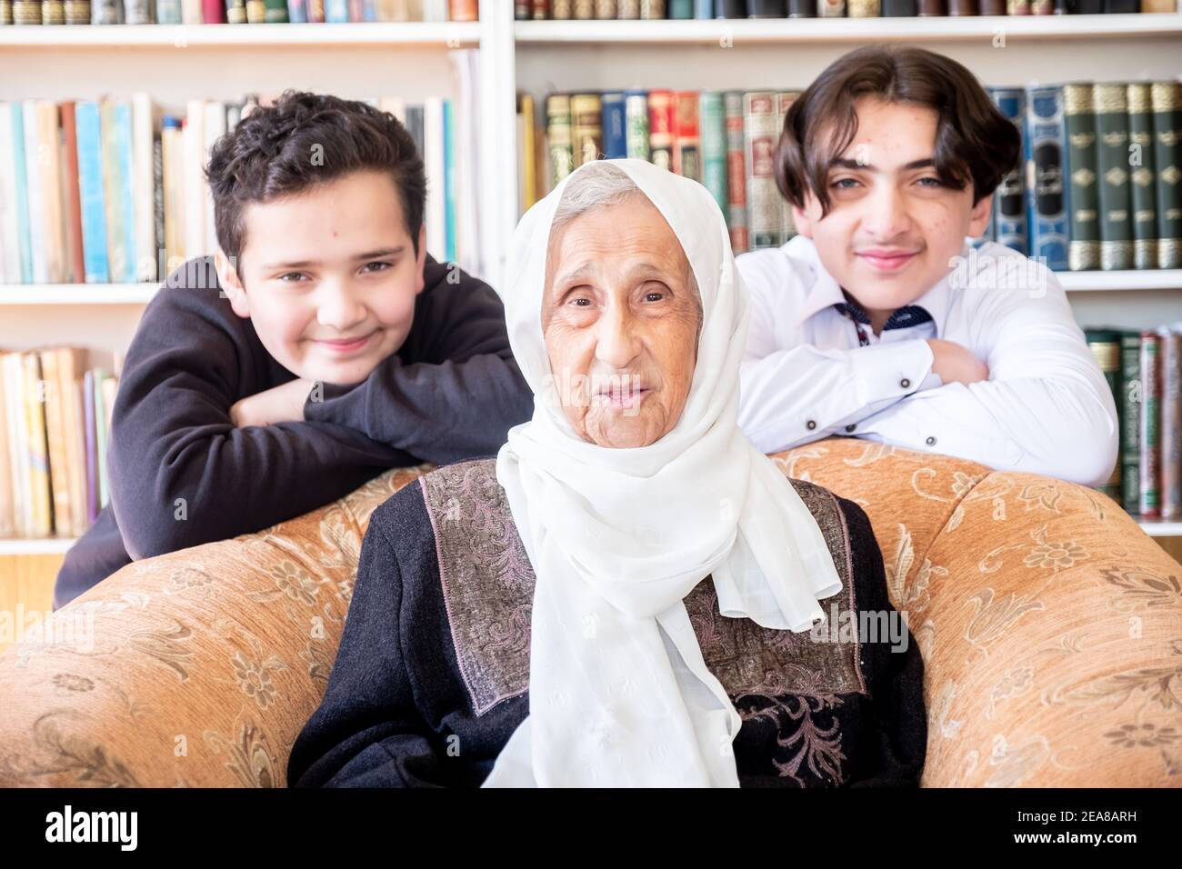 Eid serving hi-res stock photography and images - Alamy