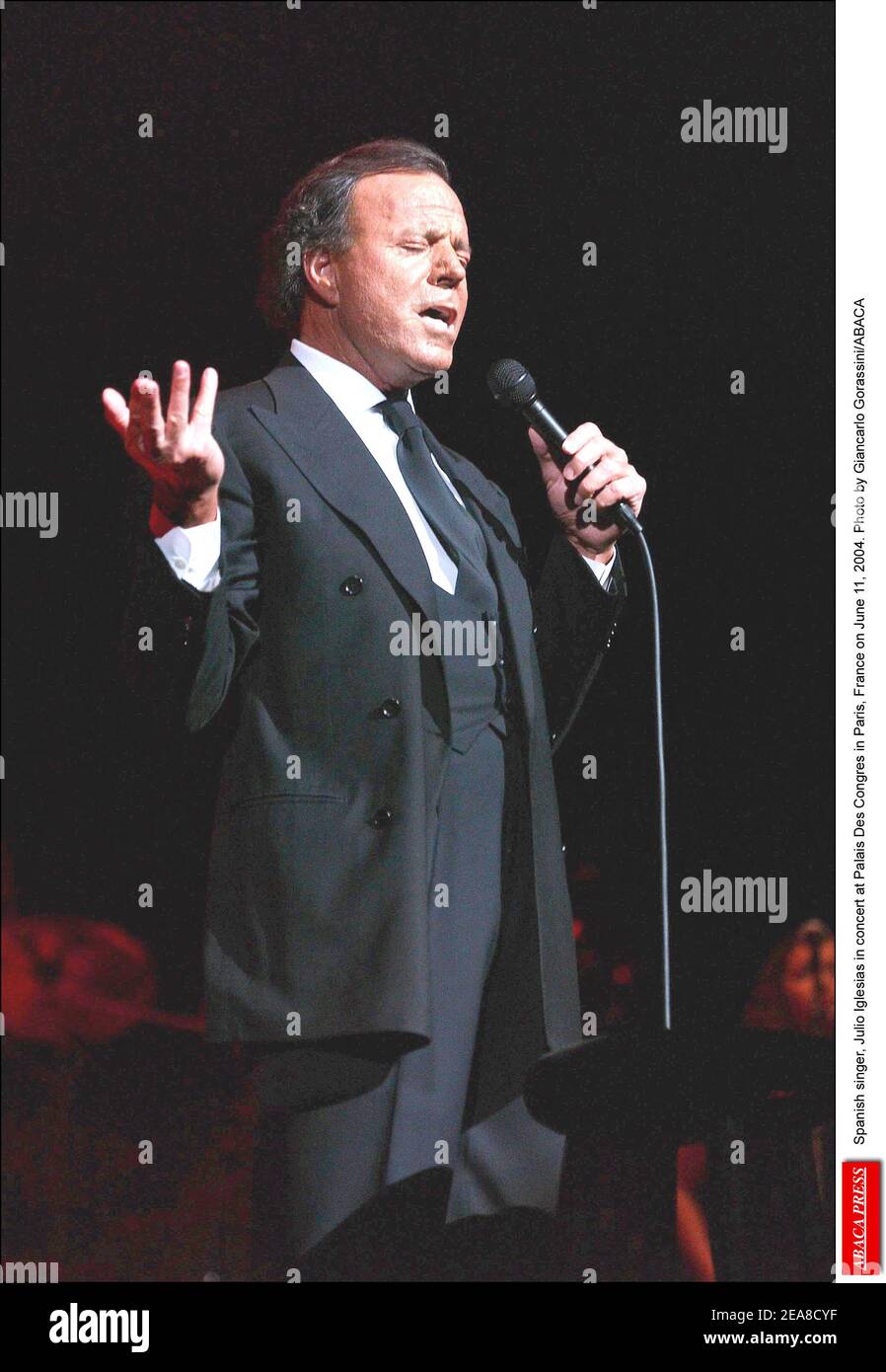 Julio iglesias spanish singer hi-res stock photography and images - Alamy