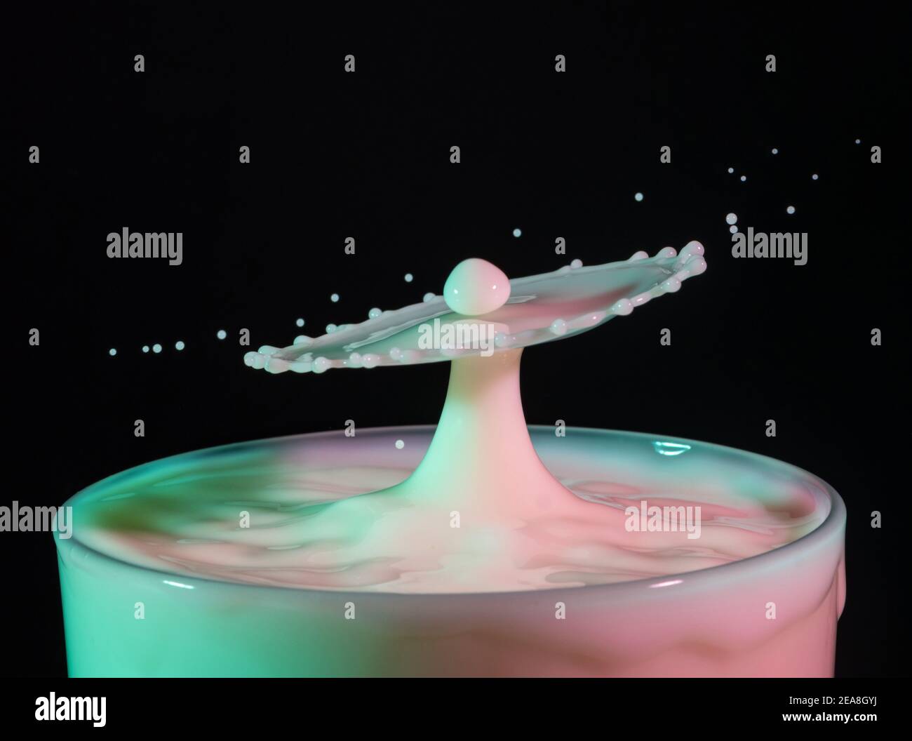 Pink milk splash hi-res stock photography and images - Alamy