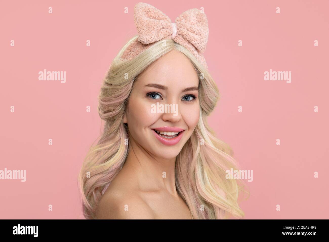 Skin color lipstick hi-res stock photography and images - Alamy