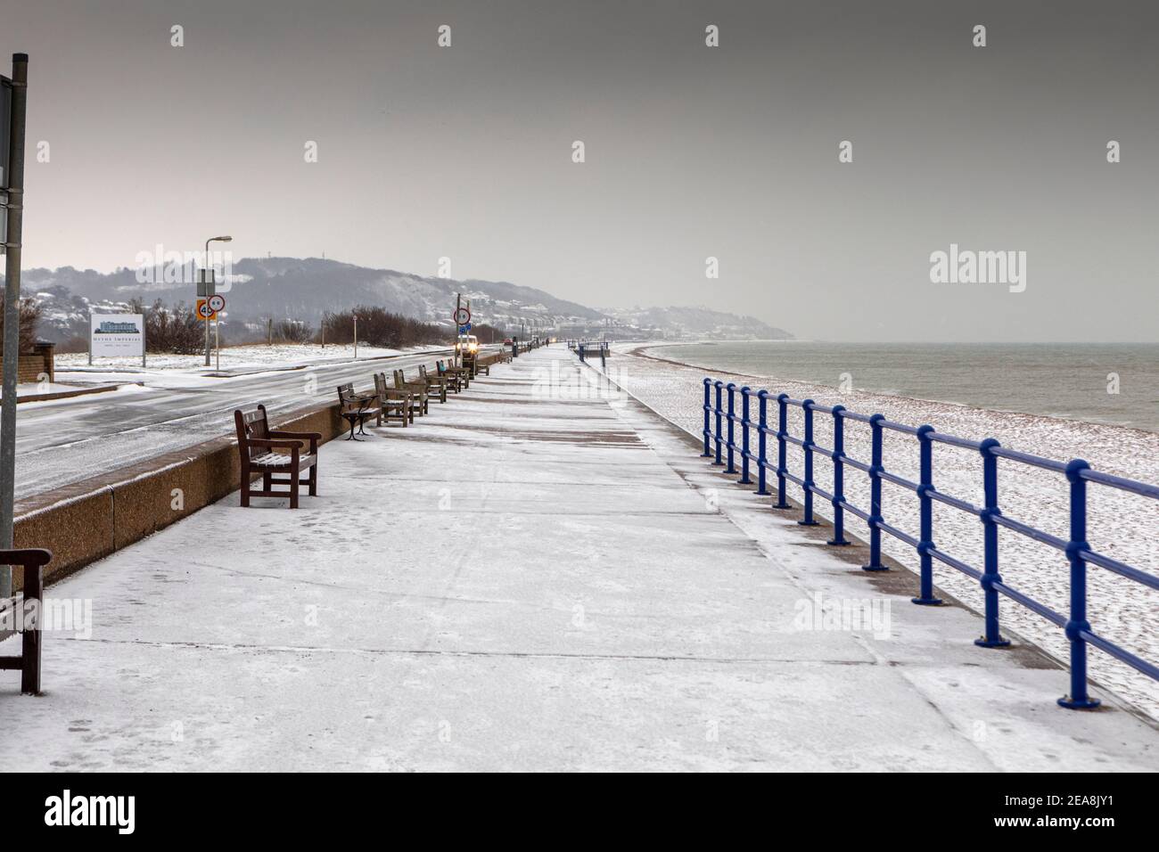 Kent hythe promenade hi-res stock photography and images - Alamy