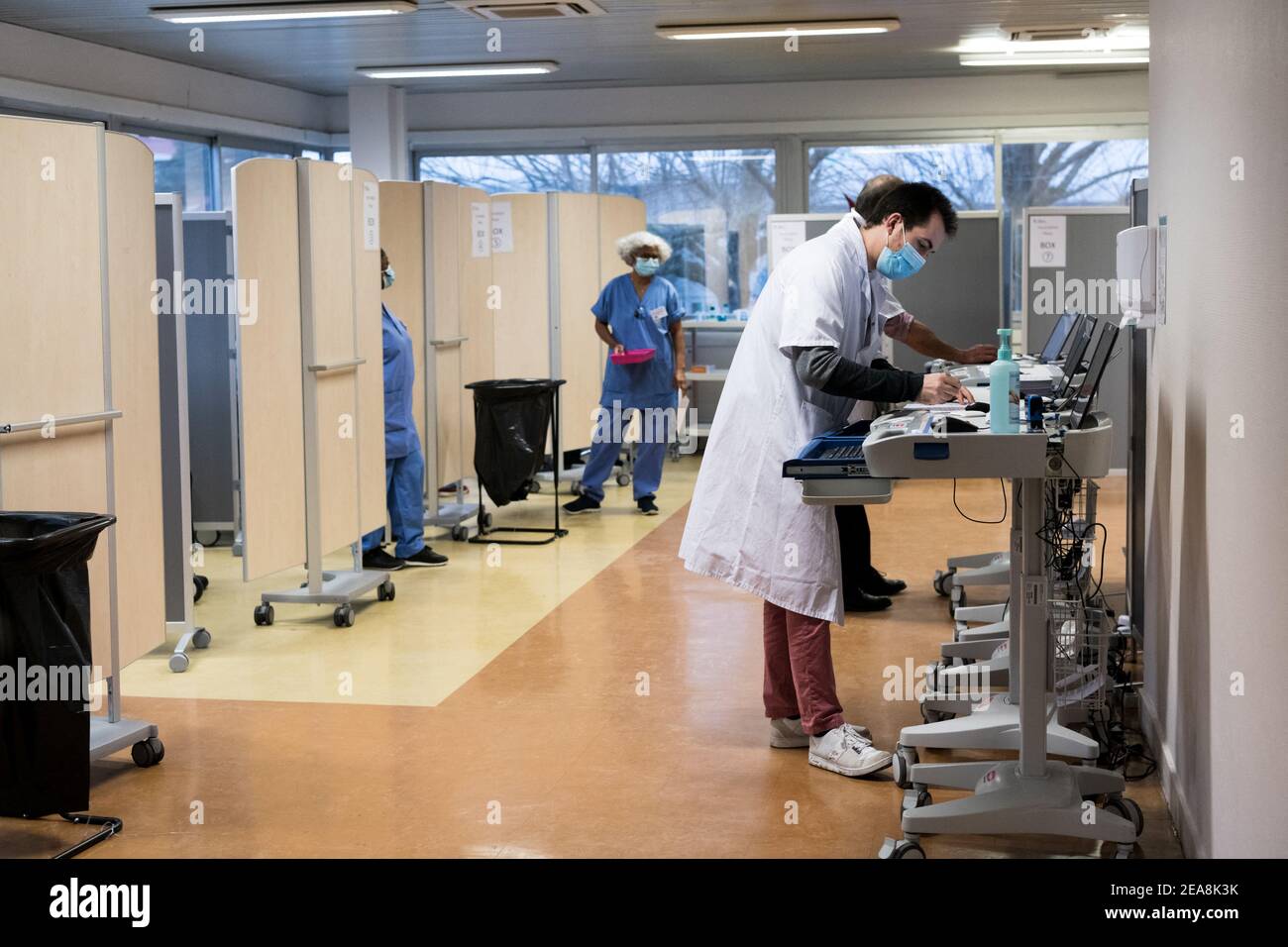 Vaccination booth hi-res stock photography and images - Alamy