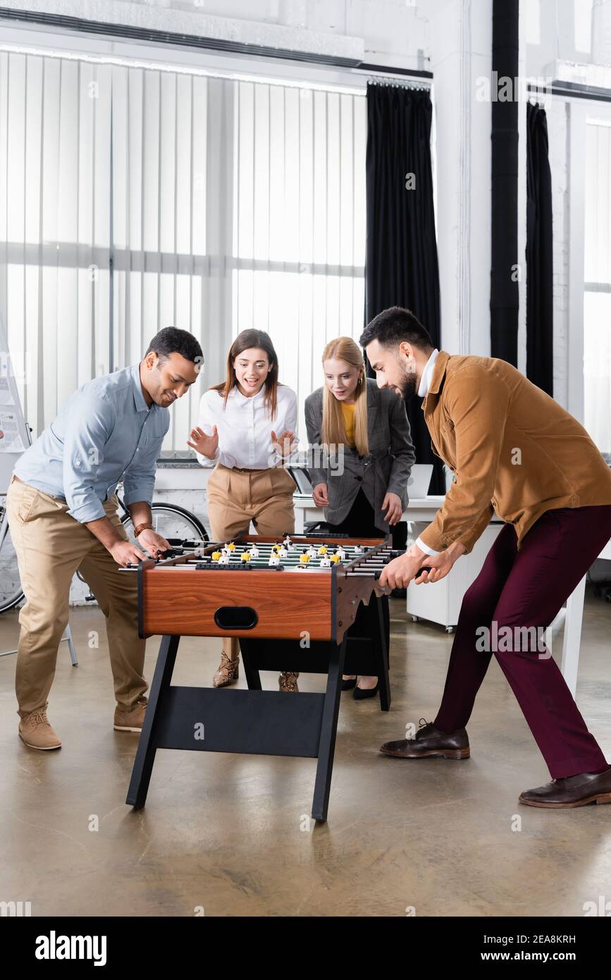 Muslim women football hi-res stock photography and images - Alamy