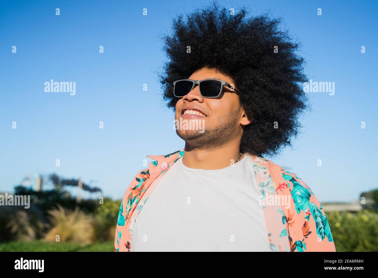 Latin man hi-res stock photography and images - Alamy