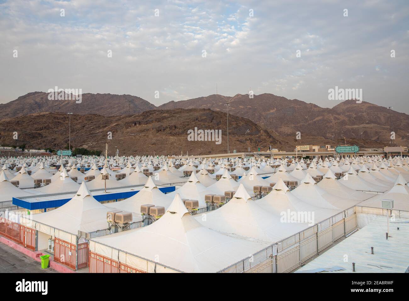 Mina saudi arabia aerial hi-res stock photography and images - Alamy