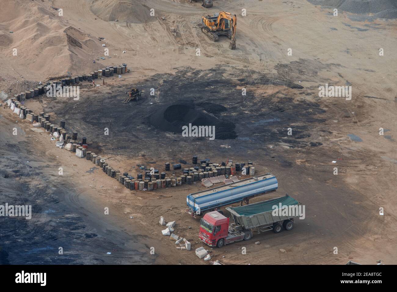 Oil field waste hi-res stock photography and images - Alamy