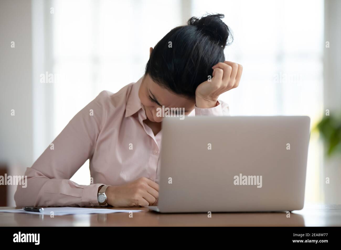 Manager upset with worker office hi-res stock photography and images ...