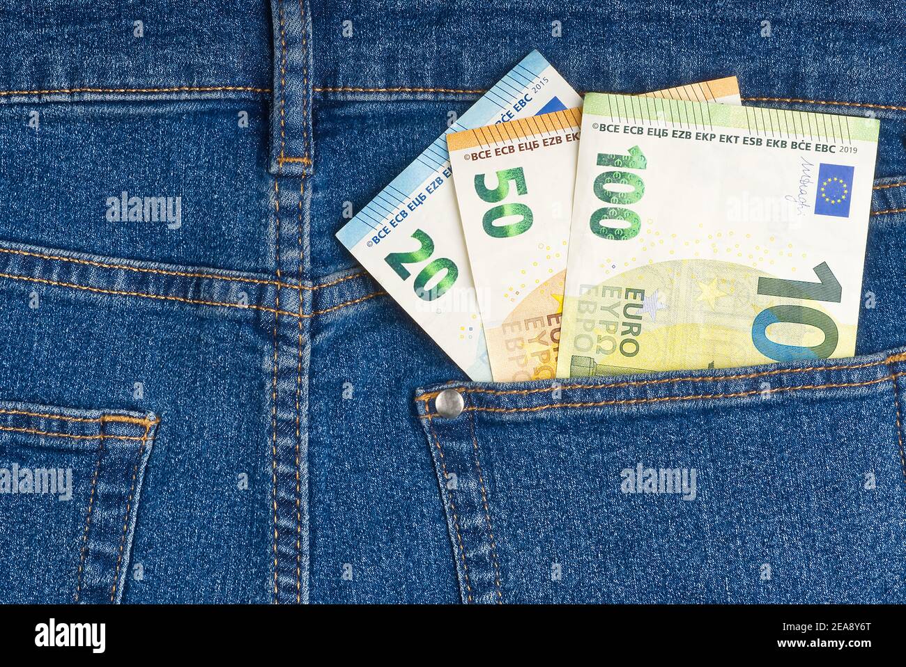 Blue banknotes hi-res stock photography and images - Alamy