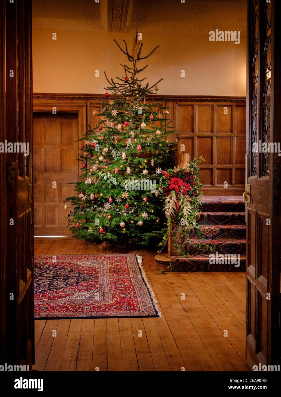Deck the halls hi-res stock photography and images - Alamy