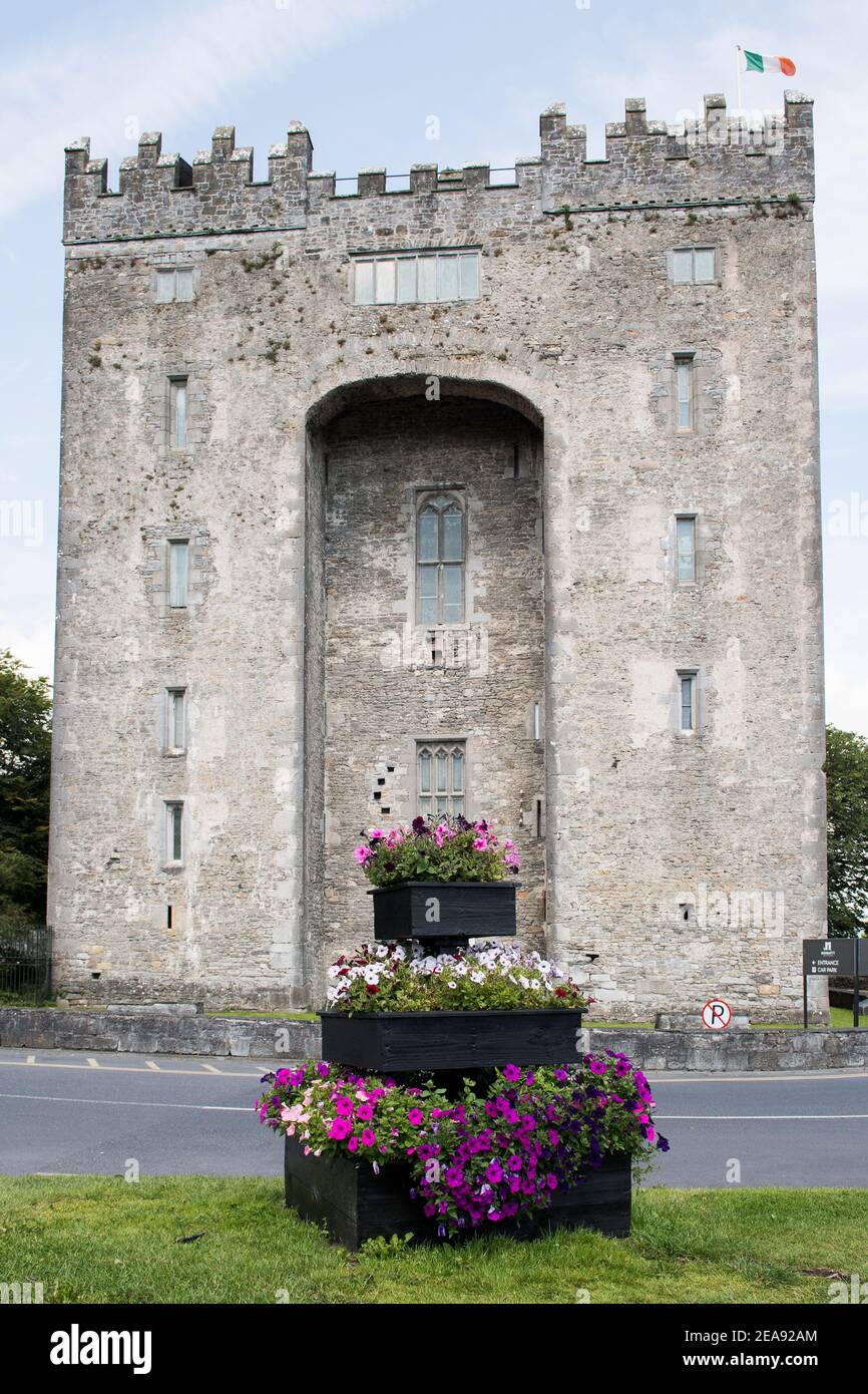 Bunratty castle hi-res stock photography and images - Alamy