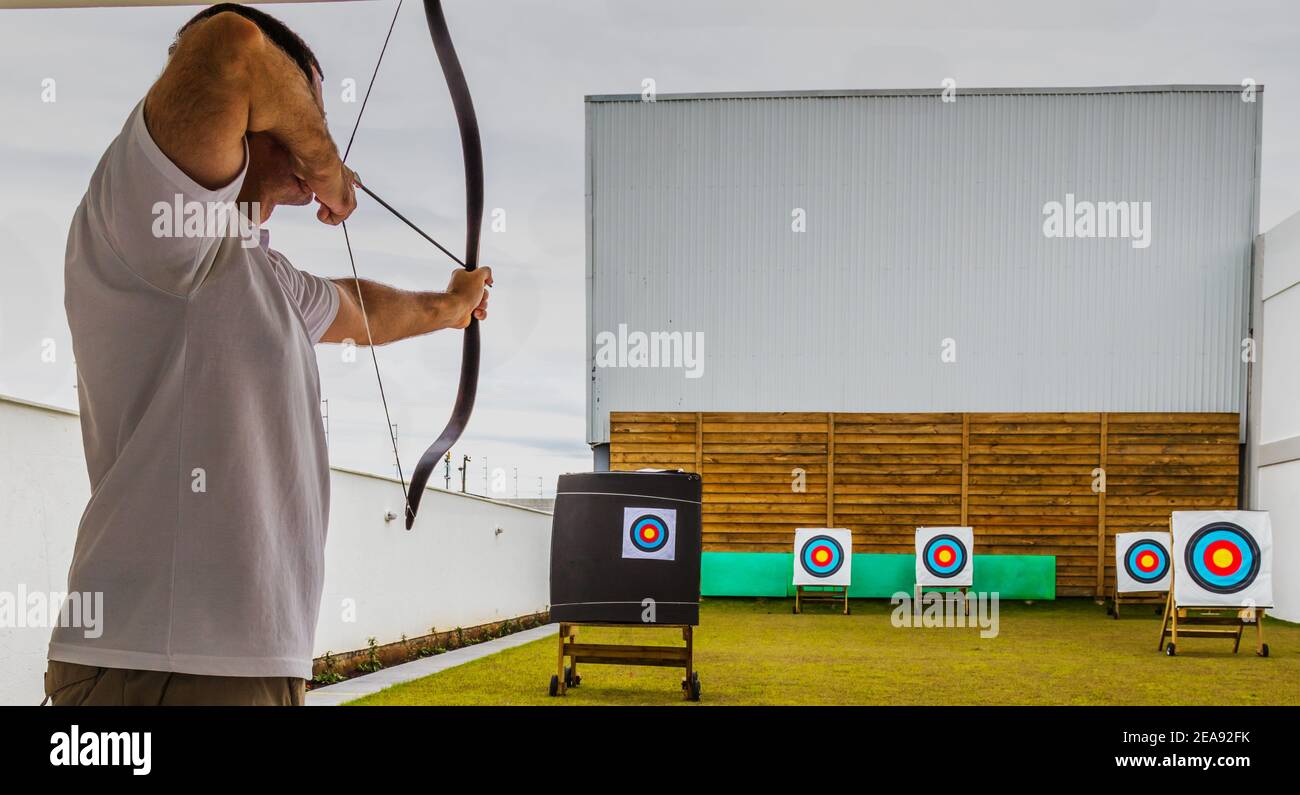Male archer hi-res stock photography and images - Alamy