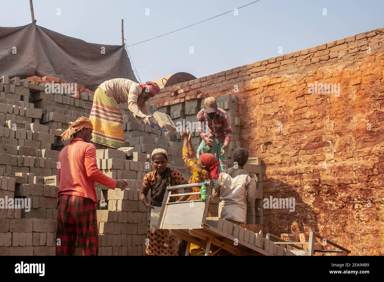 Bangladeshi taka hi-res stock photography and images - Alamy