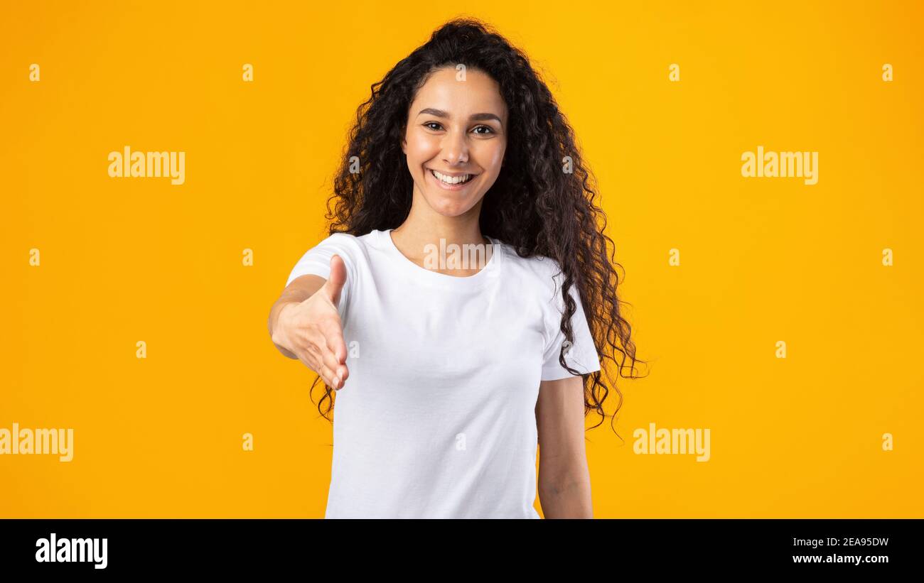 Hand offering help hi-res stock photography and images - Alamy