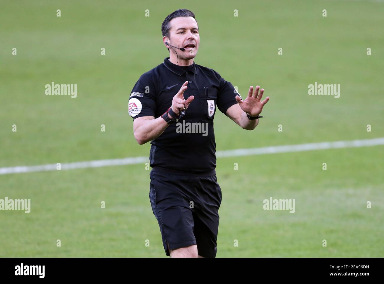 Match referee Dean Whitestone Stock Photo - Alamy