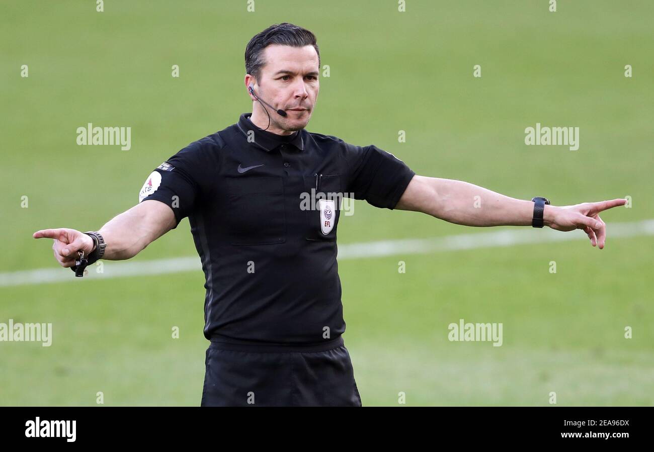 Football boro referee hi-res stock photography and images - Alamy