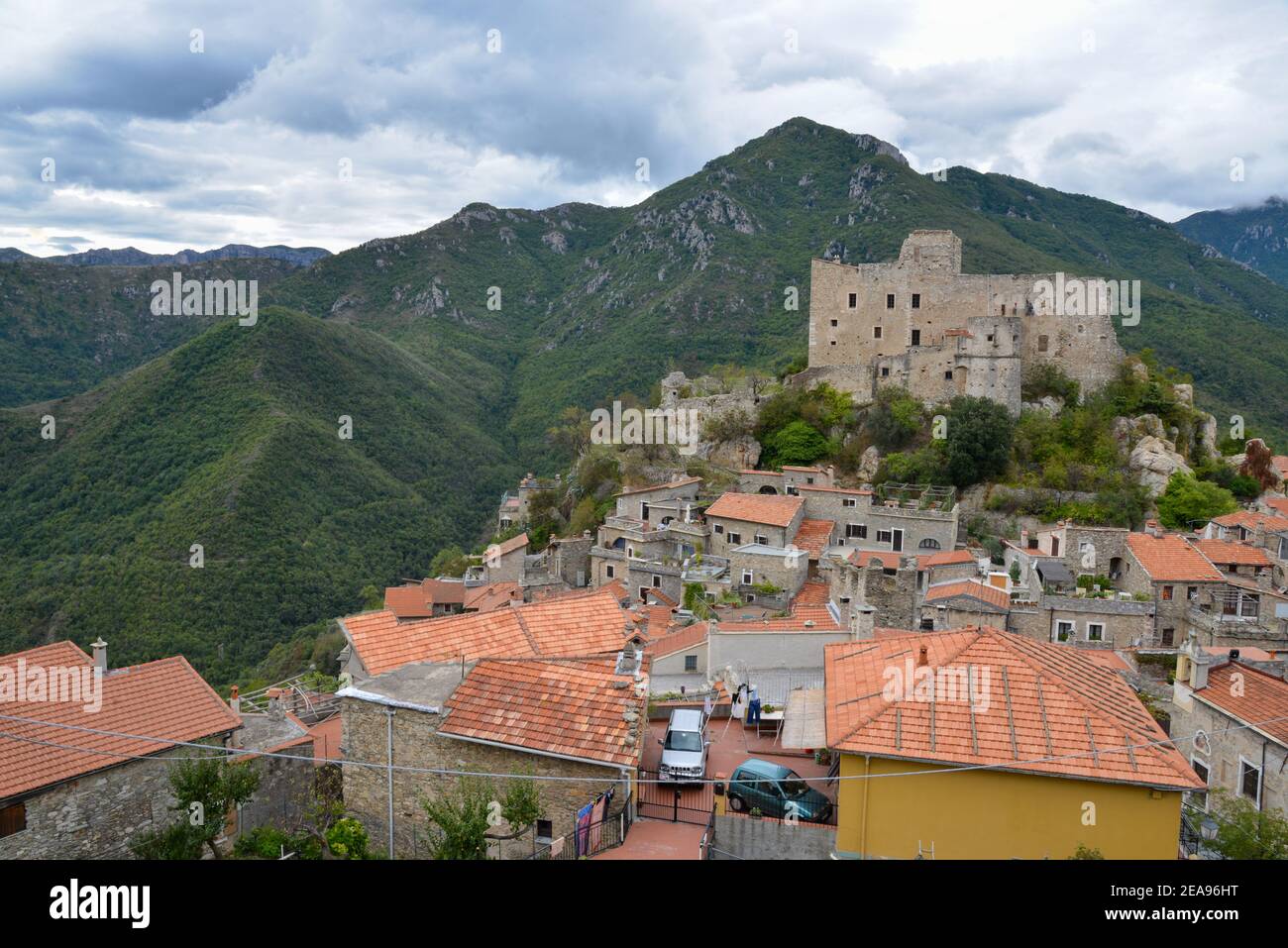 Castle at Castelvecchio of Rocca Barbena, Italy Stock Photo - Alamy