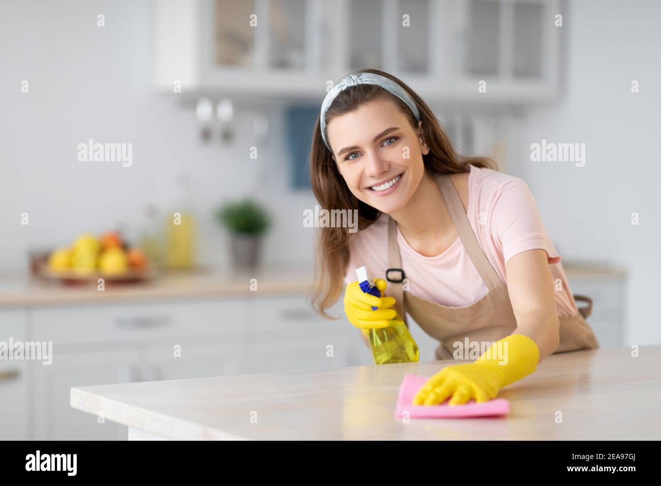Maid housewife hi-res stock photography and images - Alamy