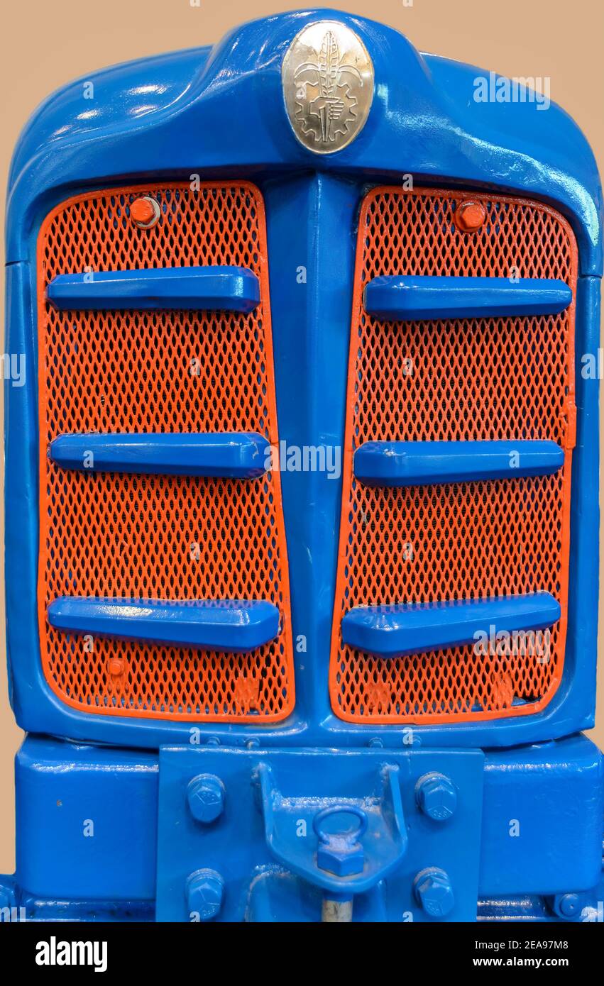 Vintage farming machine hi-res stock photography and images - Alamy