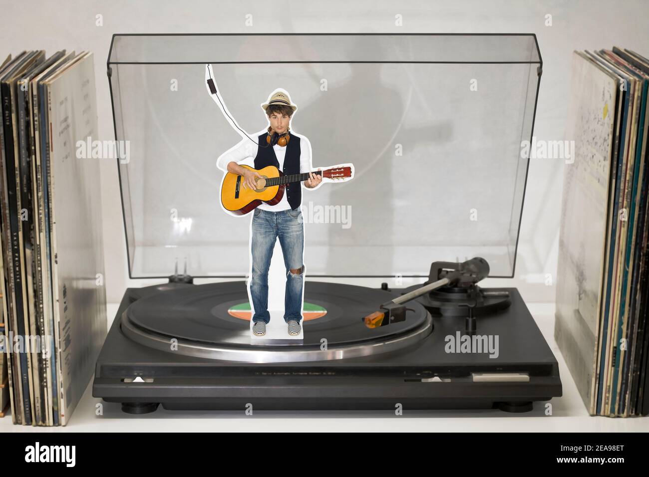 Figure man hat guitar hi-res stock photography and images - Alamy