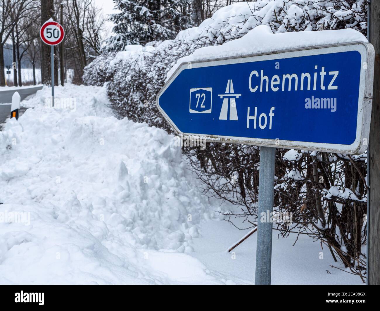 German autobahn speed limit sign hi-res stock photography and images ...
