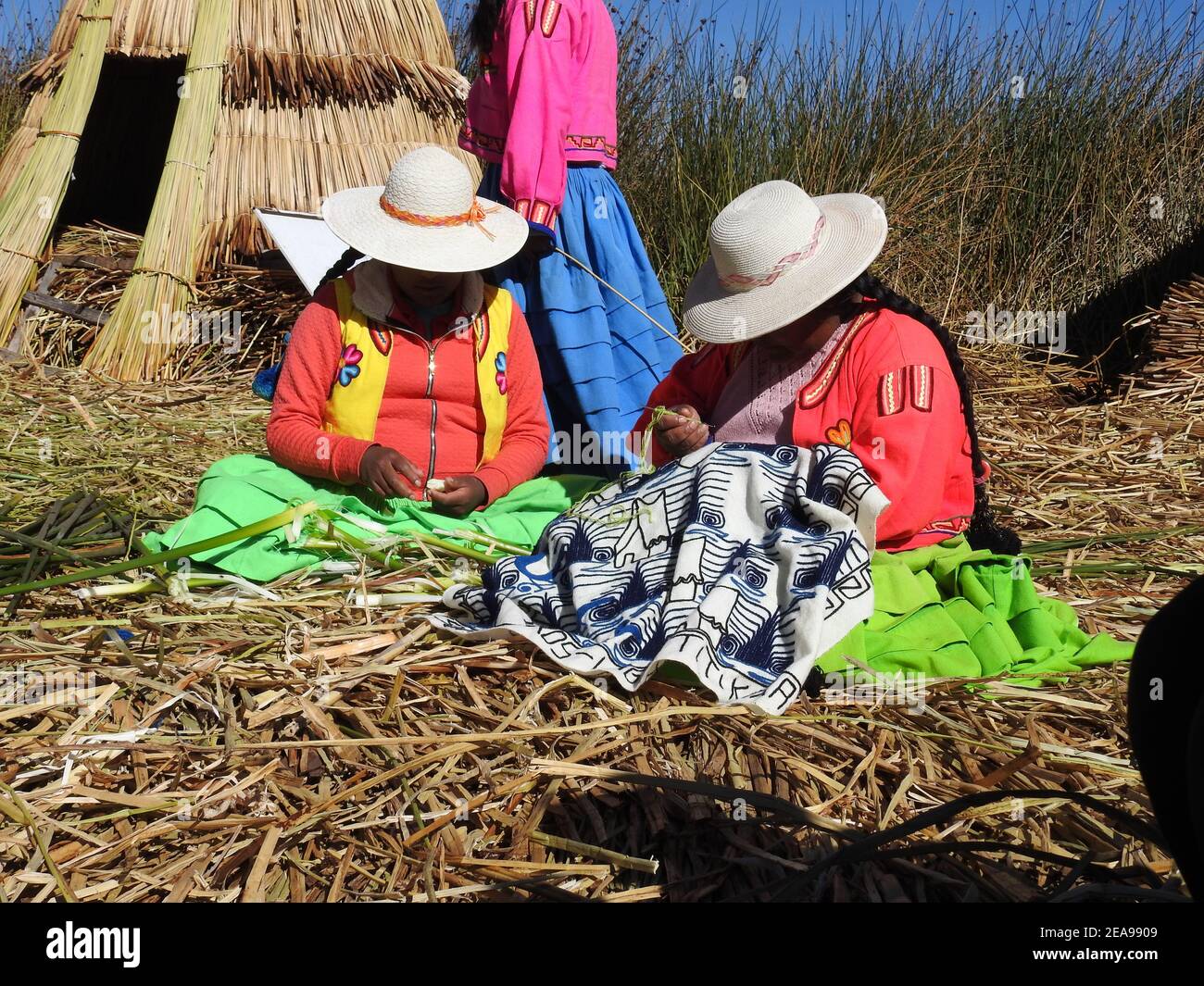 Beautiful peruvian girl hi-res stock photography and images - Alamy
