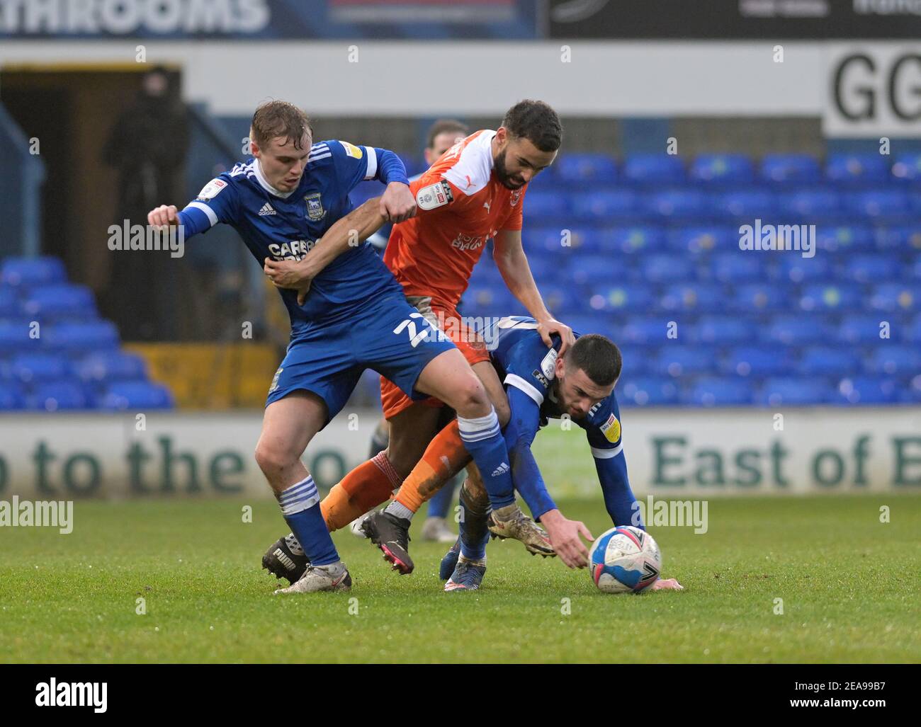 Luke Thomas (L) Troy Parrott (R) of Ipswich Town battle with Kevin ...
