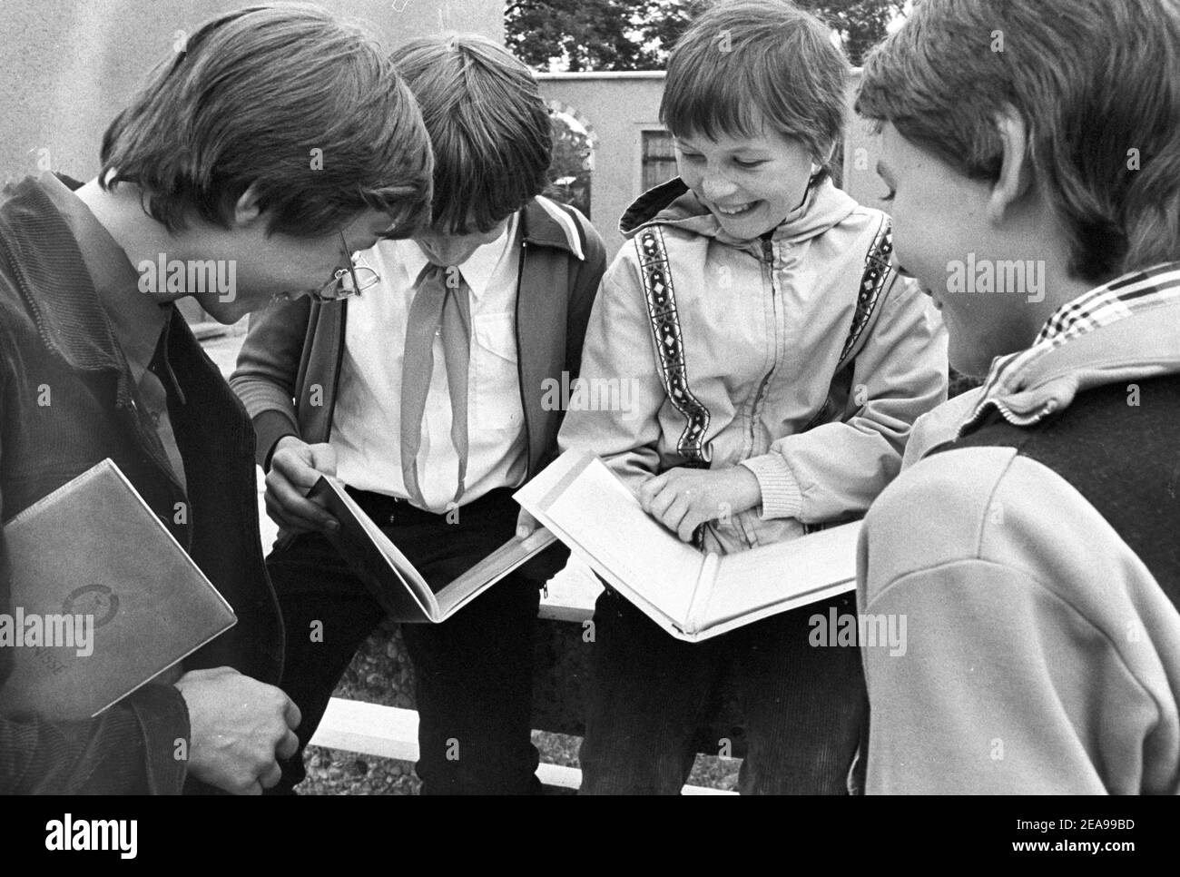 School report card 1980s hi-res stock photography and images - Alamy